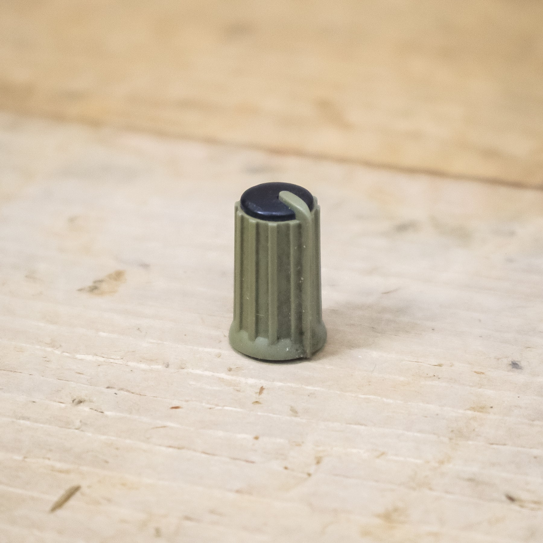 Alesis Black Pan Knob for Studio 12R Mixer – Pixel Pro Audio