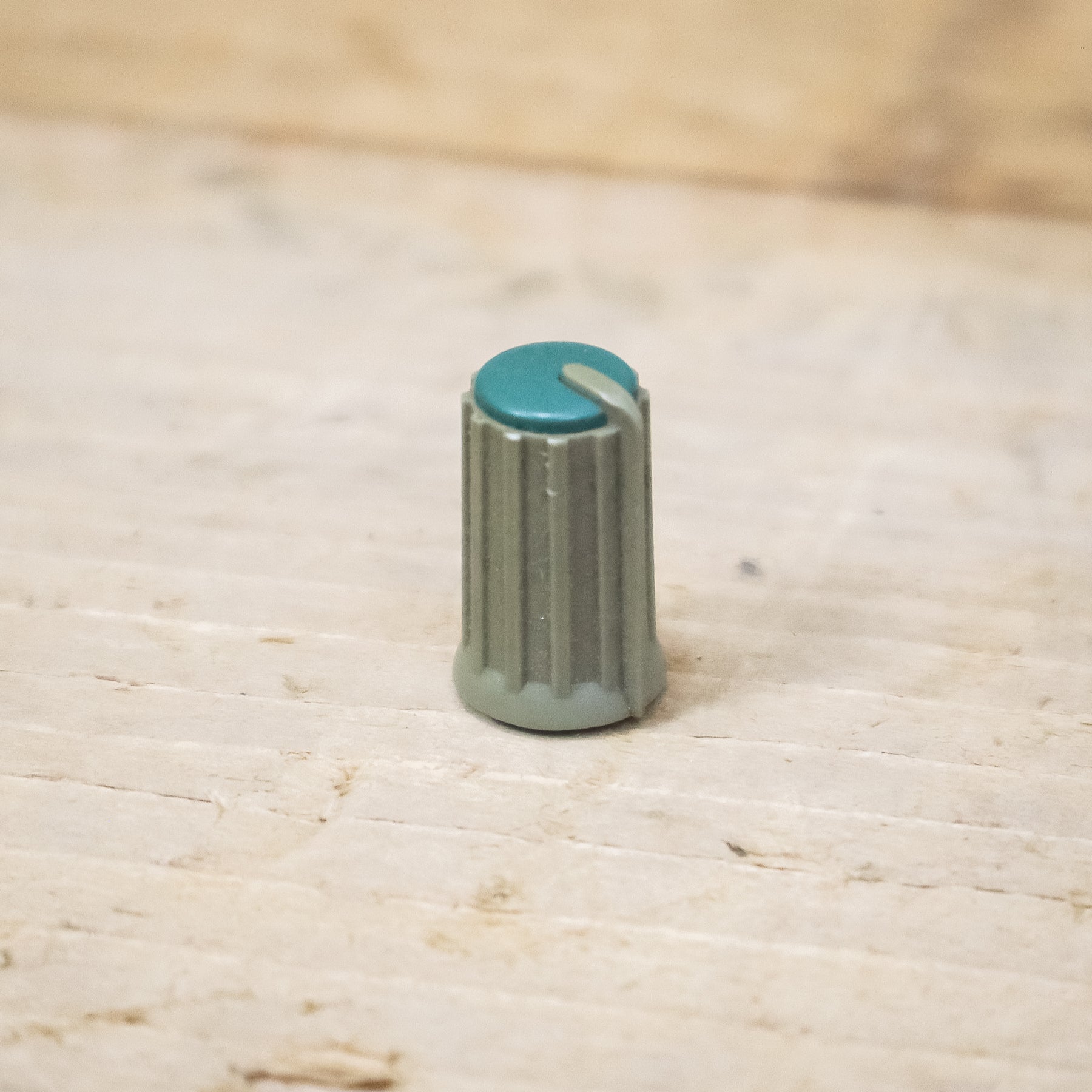 Alesis Green High/Low EQ Knob for Studio 12R Mixer – Pixel Pro Audio