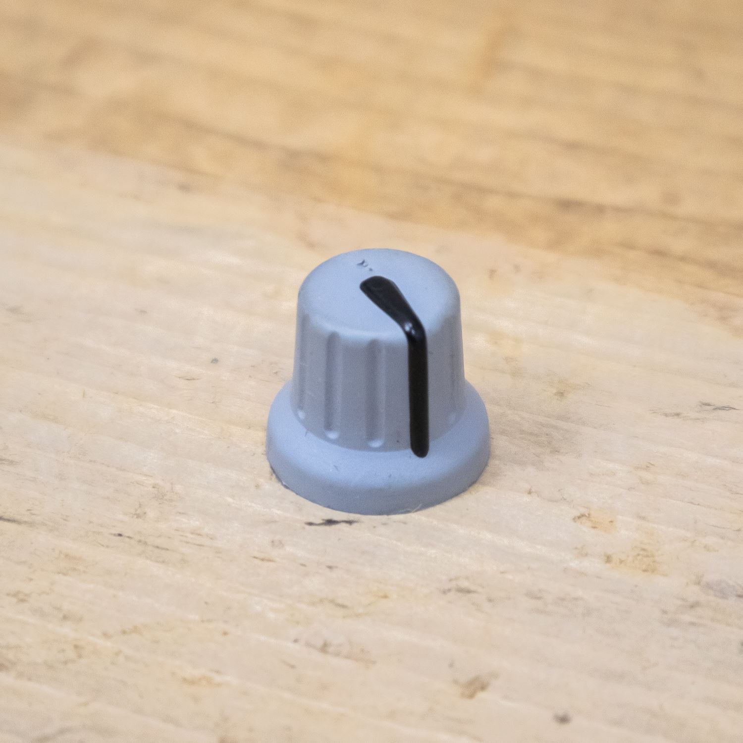 E-mu Gray Rotary Encoder Knob with Black Indicator Line for Proteus 20 ...